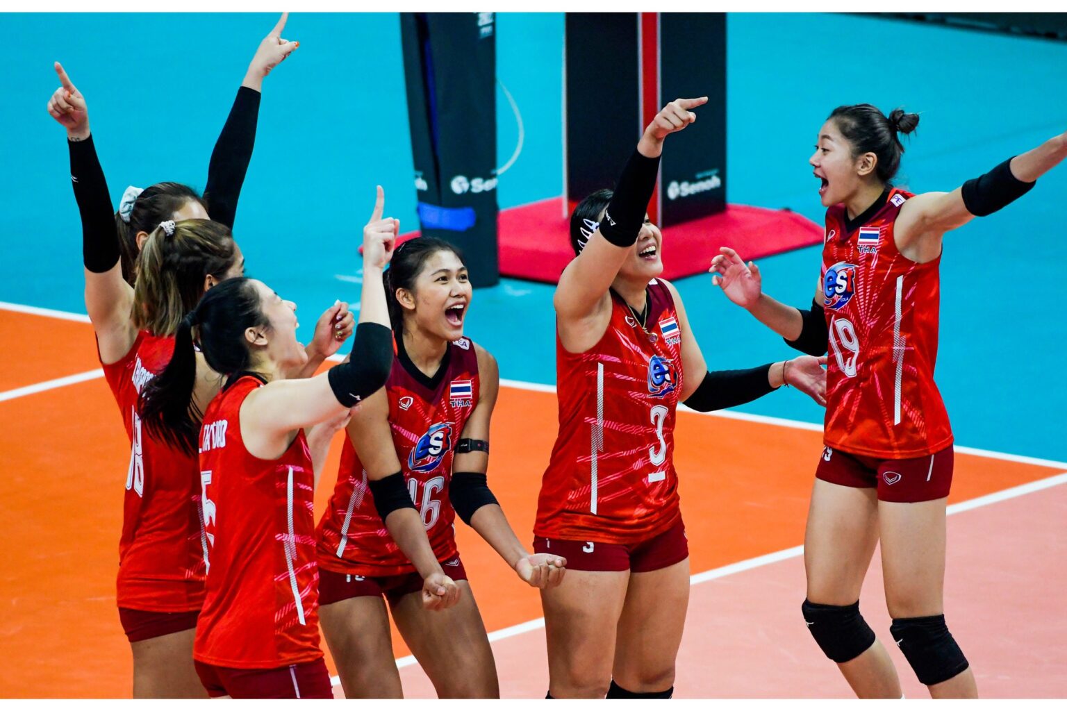 ตีตั๋วเข้ารอบ! วอลเลย์บอลหญิงทีมชาติไทยไล่ต้อนเกาหลีใต้ 3 เซตรวด ในศึกชิงแชมป์โลก 2022 นัดที่ 4 ...