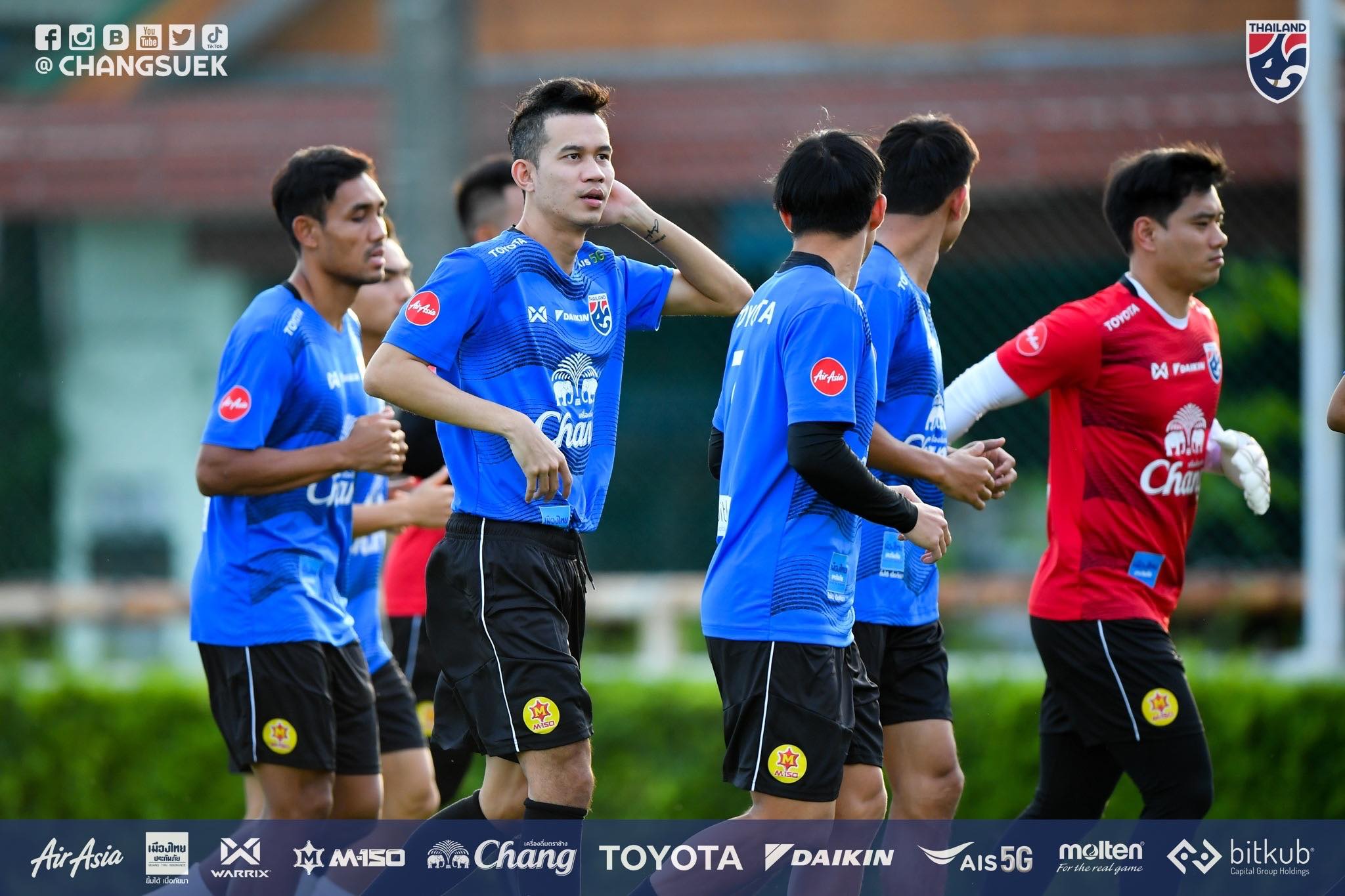 รู้จักดี! มาโน่เผยเหตุใส่ชื่อ 'สรรวัชญ์' คัมแบ็กทีมชาติรอบ 3 ปี - EKings News