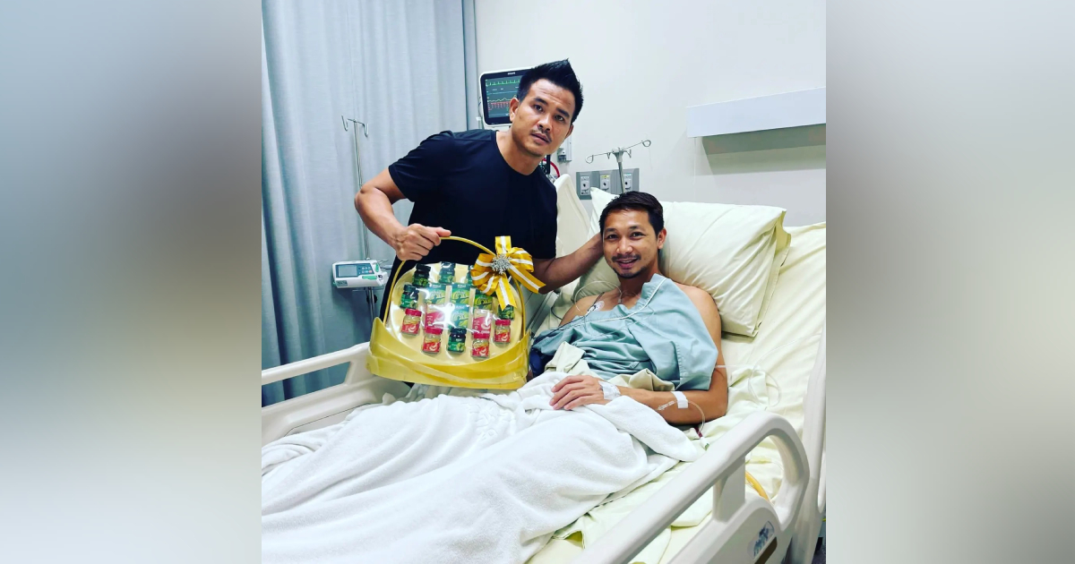 น้ำใจลูกหนัง! กิตติพงษ์ รุดเยี่ยม ทินกร เหตุปะทะหนักซี่โครงหัก 3 ซี่ - EKings News