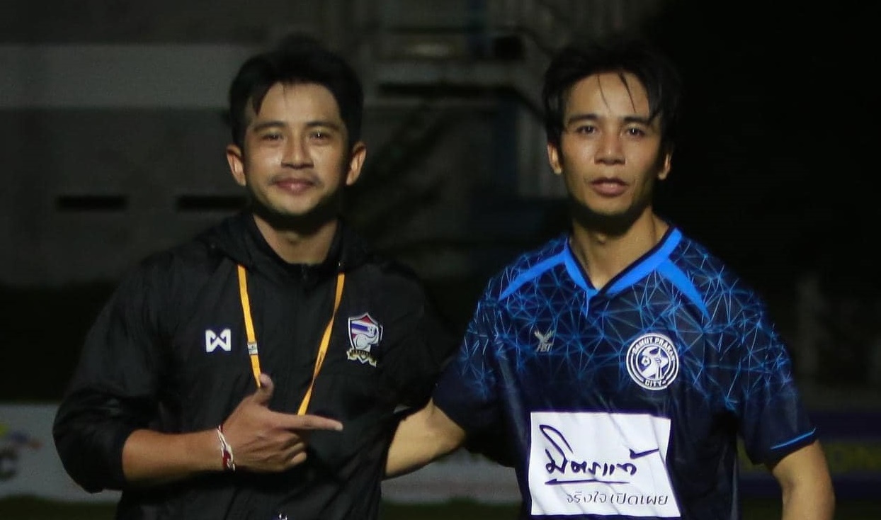 จำได้บ่โค้ช! ‘ก้อง ห้วยไร่’ ย้อนความหลังถึง ‘ธนา’ หวังส่งลงเล่นไทยลีก 2 - EKings News