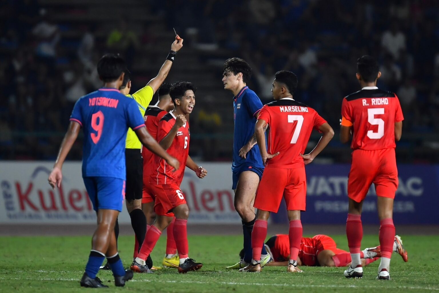 'โจนาธาร' รับอาจพัก 2-3 ปี หรือเลิกเล่นทีมชาติไทยถาวร - EKings News