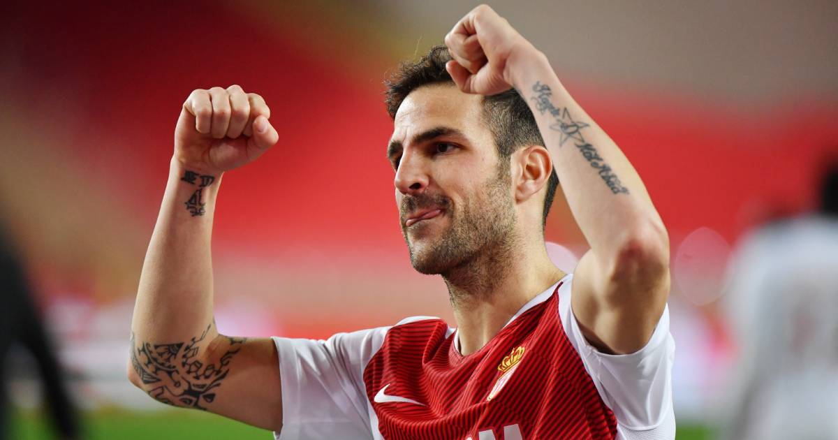 OFFICIAL : 'ฟาเบรกาส' ประกาศแขวนสตั๊ดในวัย 36 ปี - EKings News