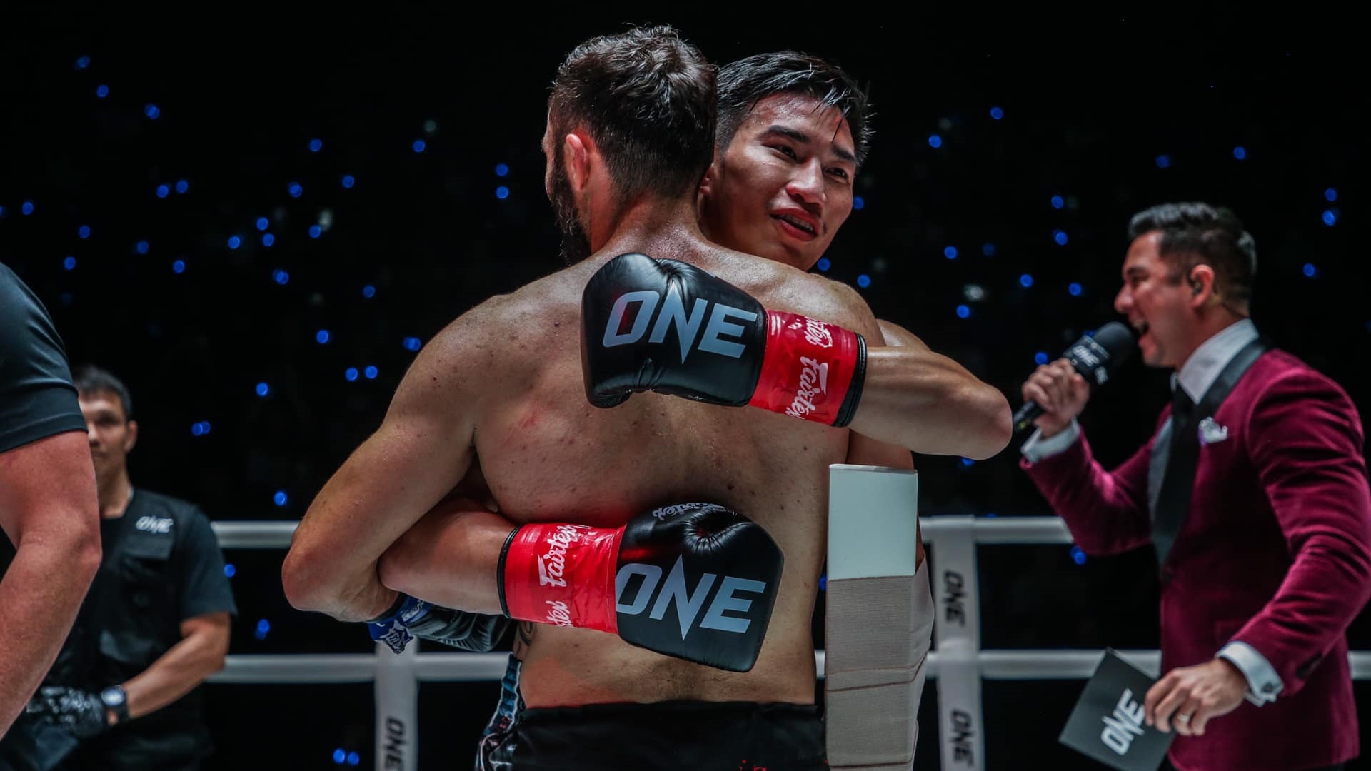 ไม่ยอมง่ายๆ! ‘ตะวันฉาย’ ยอมรับหัวใจ ‘คิเรีย’ โดนสาดแข้งแต่สู้ถึงยก 3 ...