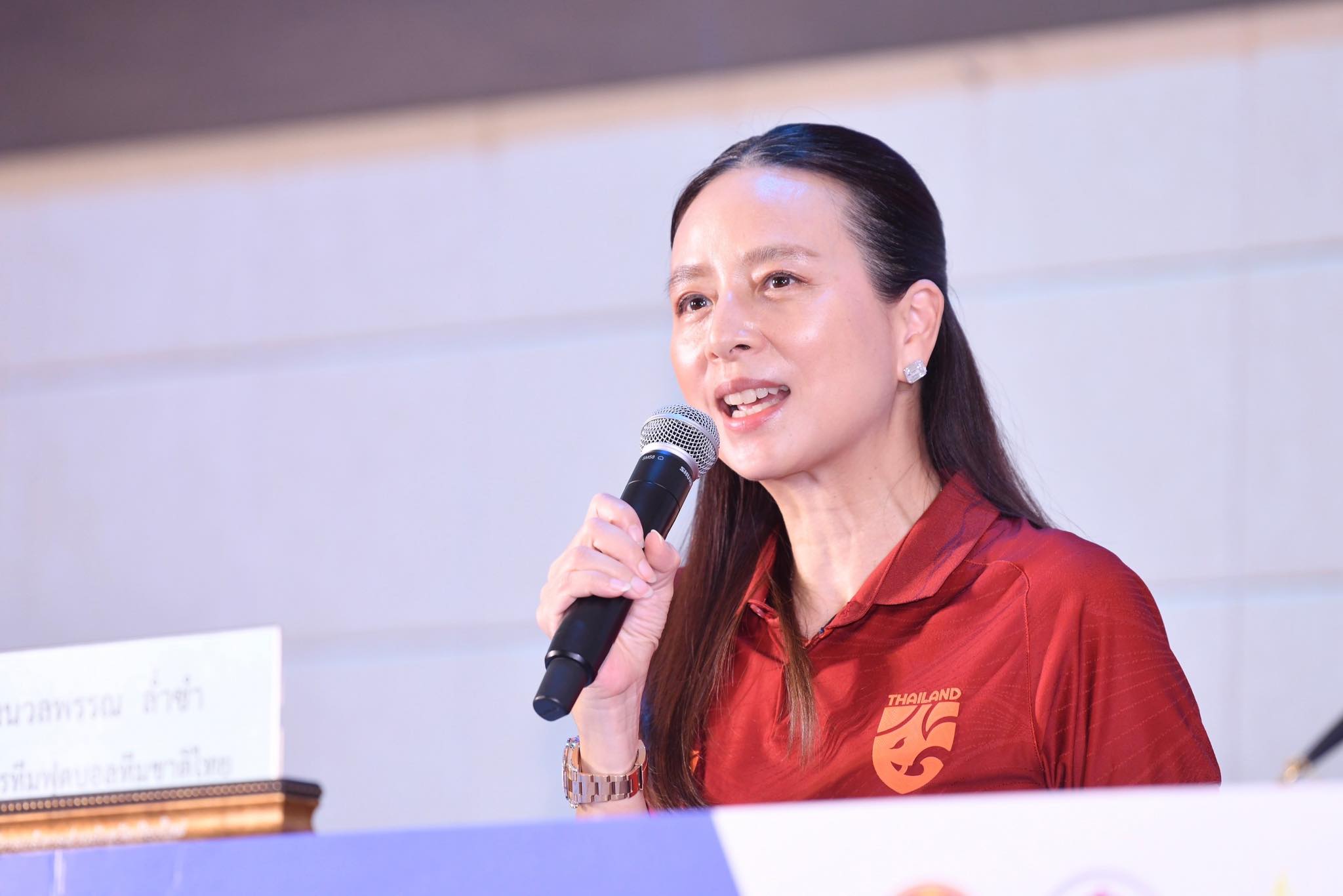 ไม่ได้แชมป์มาแล้ว 6 ปี! 'มาดามแป้ง' หวังช้างศึกทะลุชิงคิงส์คัพ แม้เจองานหนักเลบานอน - EKings News